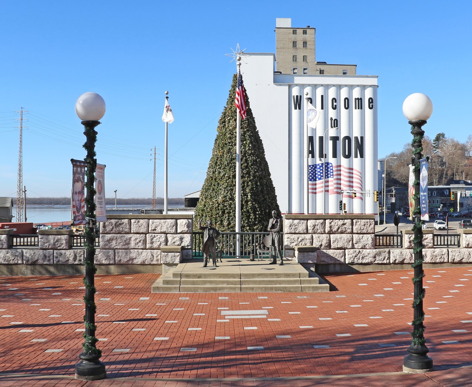 Out and About the Midwest: Around the Block in Alton, IL: Lincoln ...