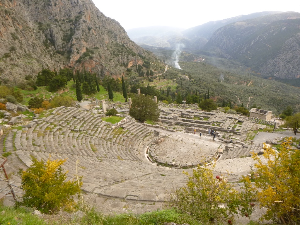 DELPHES ET LA PYTHIE