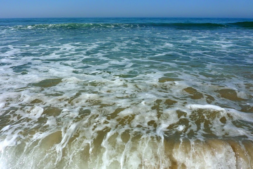 Mademoiselle Mermaid: Mermaid Monday : Walk Along the Beach