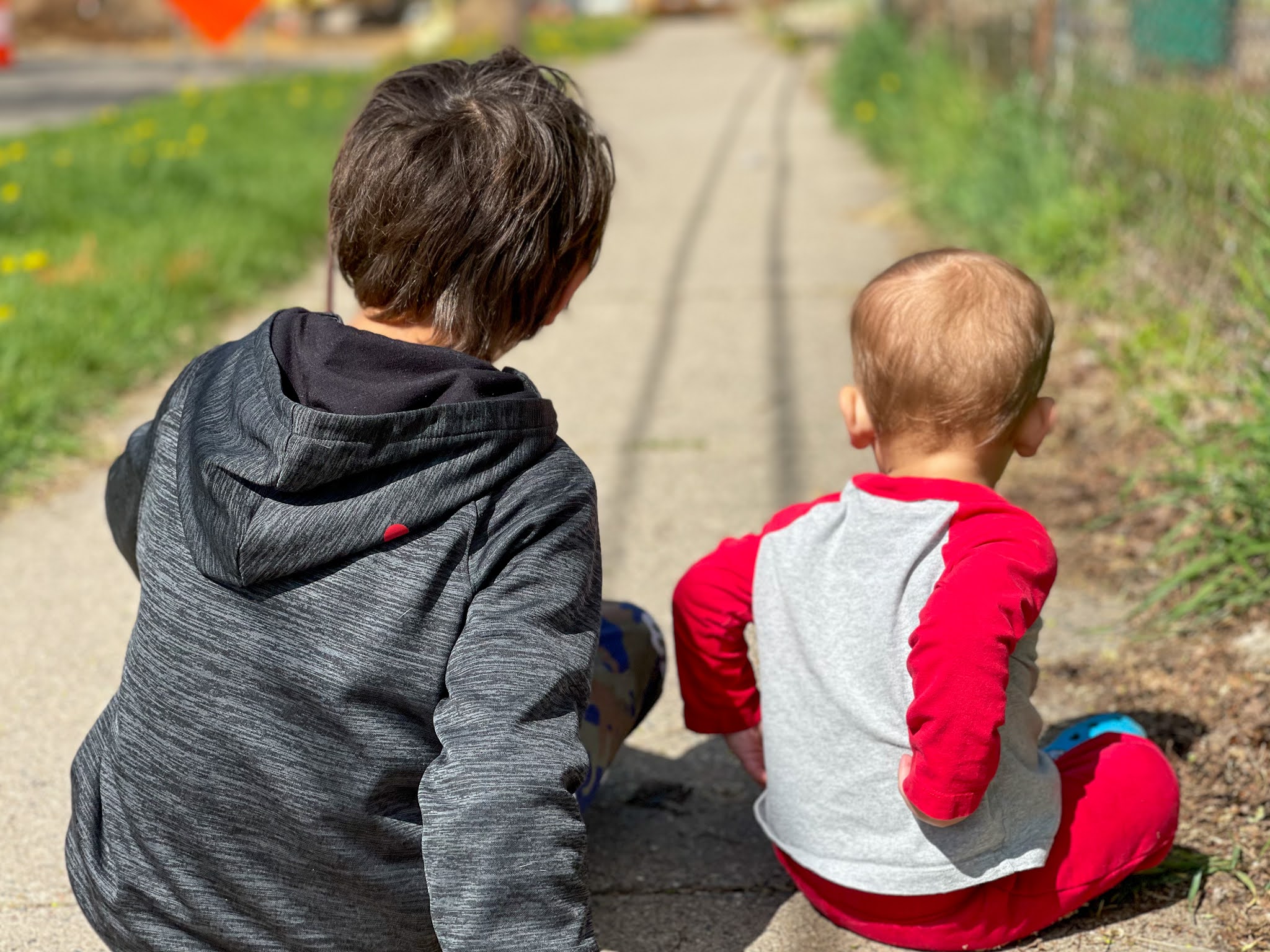 Montessori Friendly Tips for Outdoor Toddler Exploration