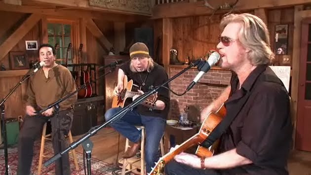 WAIST HIGH: Live From Daryl's House Coming To TV.