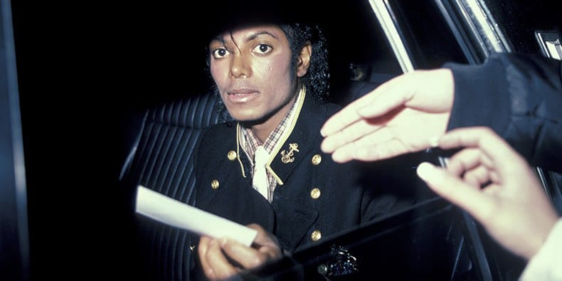 KEJANGGALAN DIBALIK KEMATIAN THE KING OF POP MICHAEL JACKSON