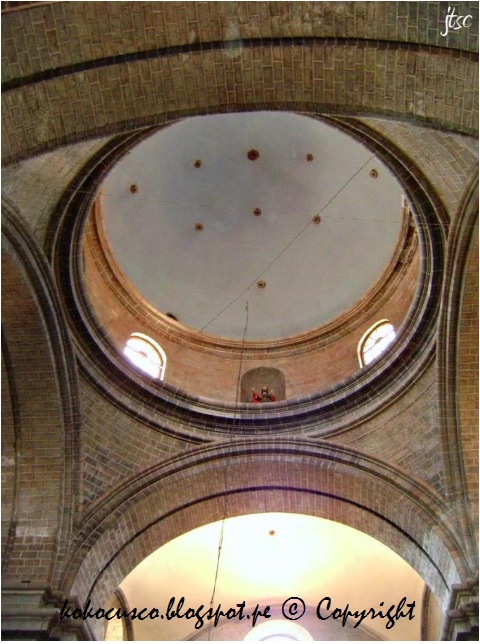 Algunos detalles del interior del templo