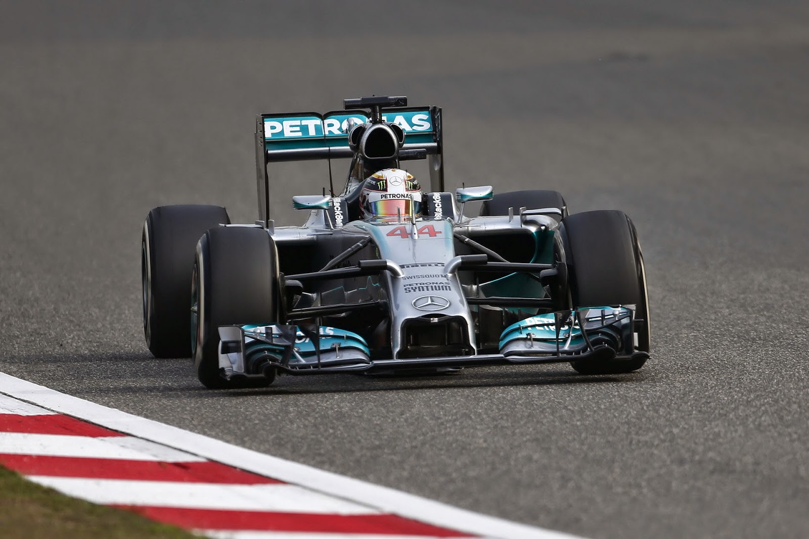 2014 Formula 1 : Lewis Hamilton took three consecutive wins with a ...