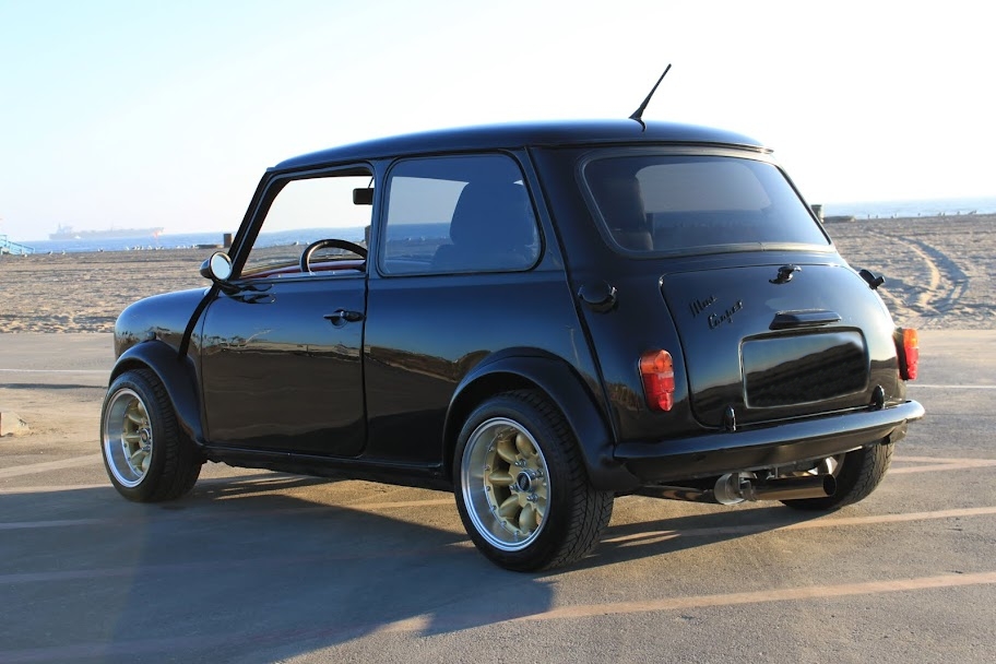 Masss Insolito: Mini con motor de Yamaha R1