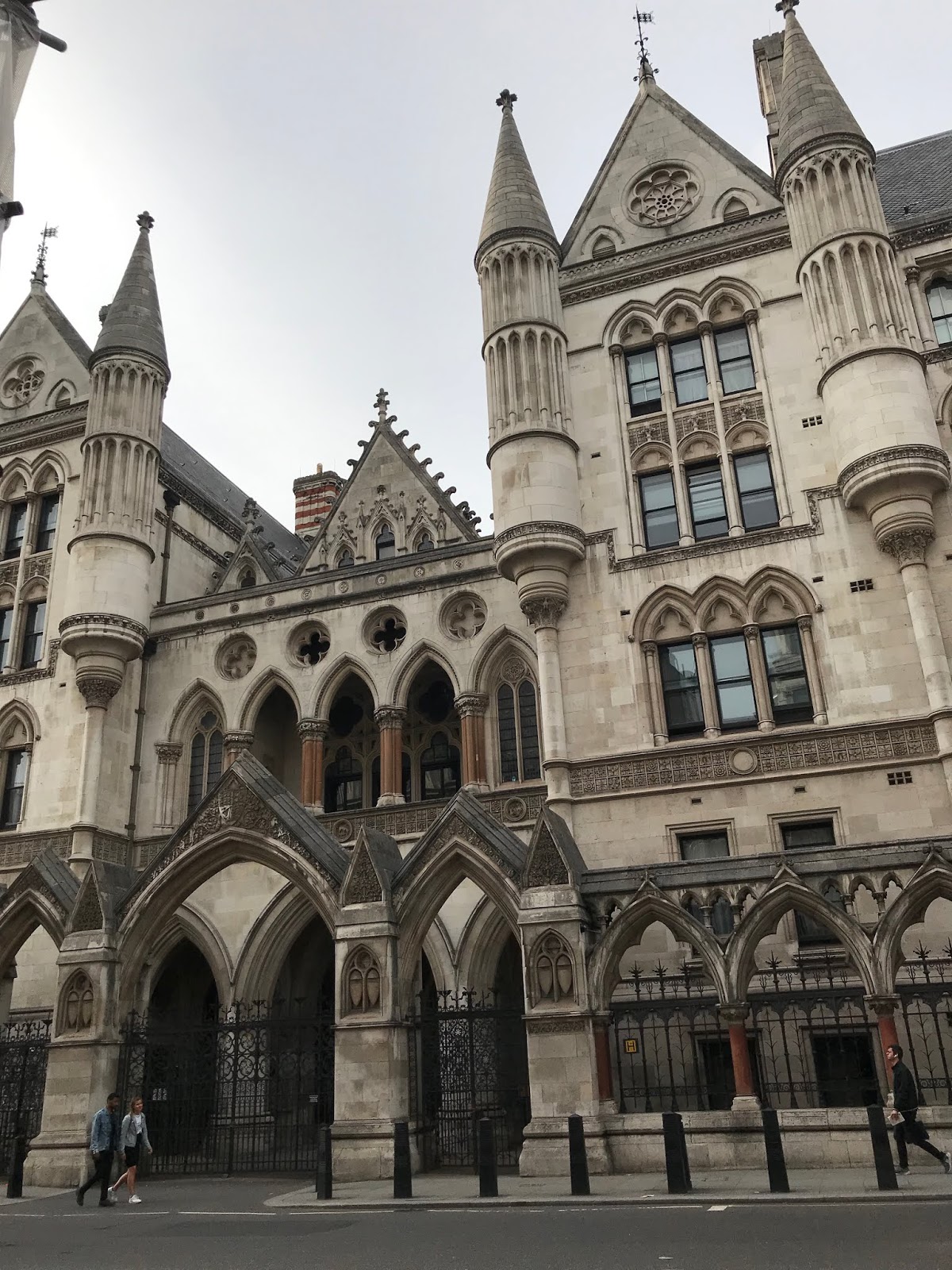 DriveByCuriosity: Architecture: Admiring London`s Gothic Revival
