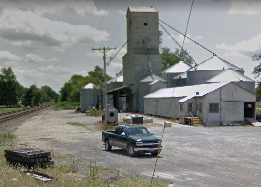 Towns and Nature: Ware, IL: Wooden Grain Elevator