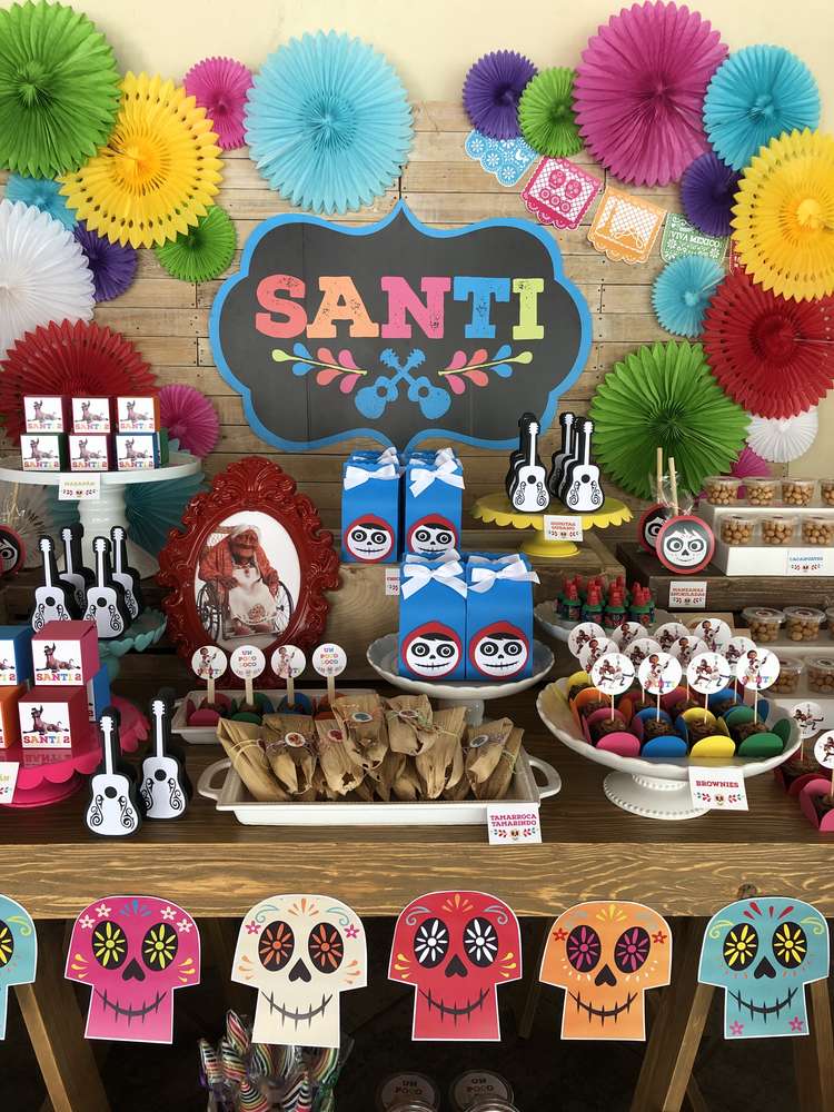 Bonitas ideas para decorar Fiesta de Coco de Disney