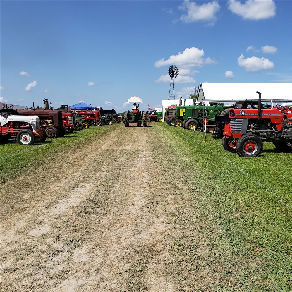 OLD Farm Jeep Blog: 600+ Tractors and 1 - make that 2 - Farm Jeeps