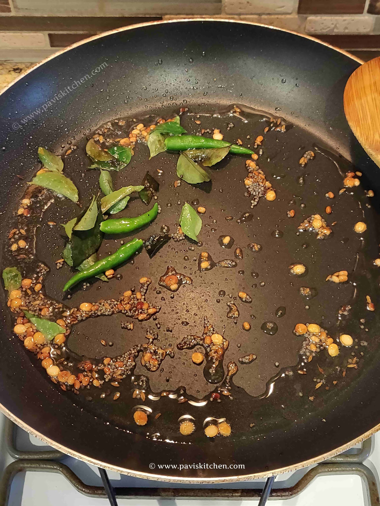 Tri-color poriyal | Carrot beans cabbage poriyal recipe | kalyana veetu ...