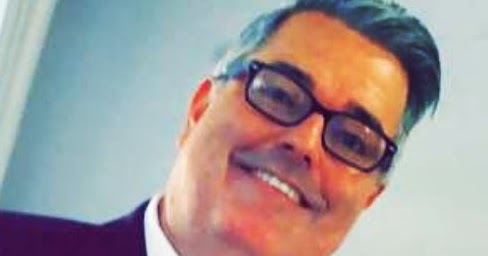 Chick Lit Central: Go-to-Gay AND Chick Lit Cheerleader: Happy trails to you