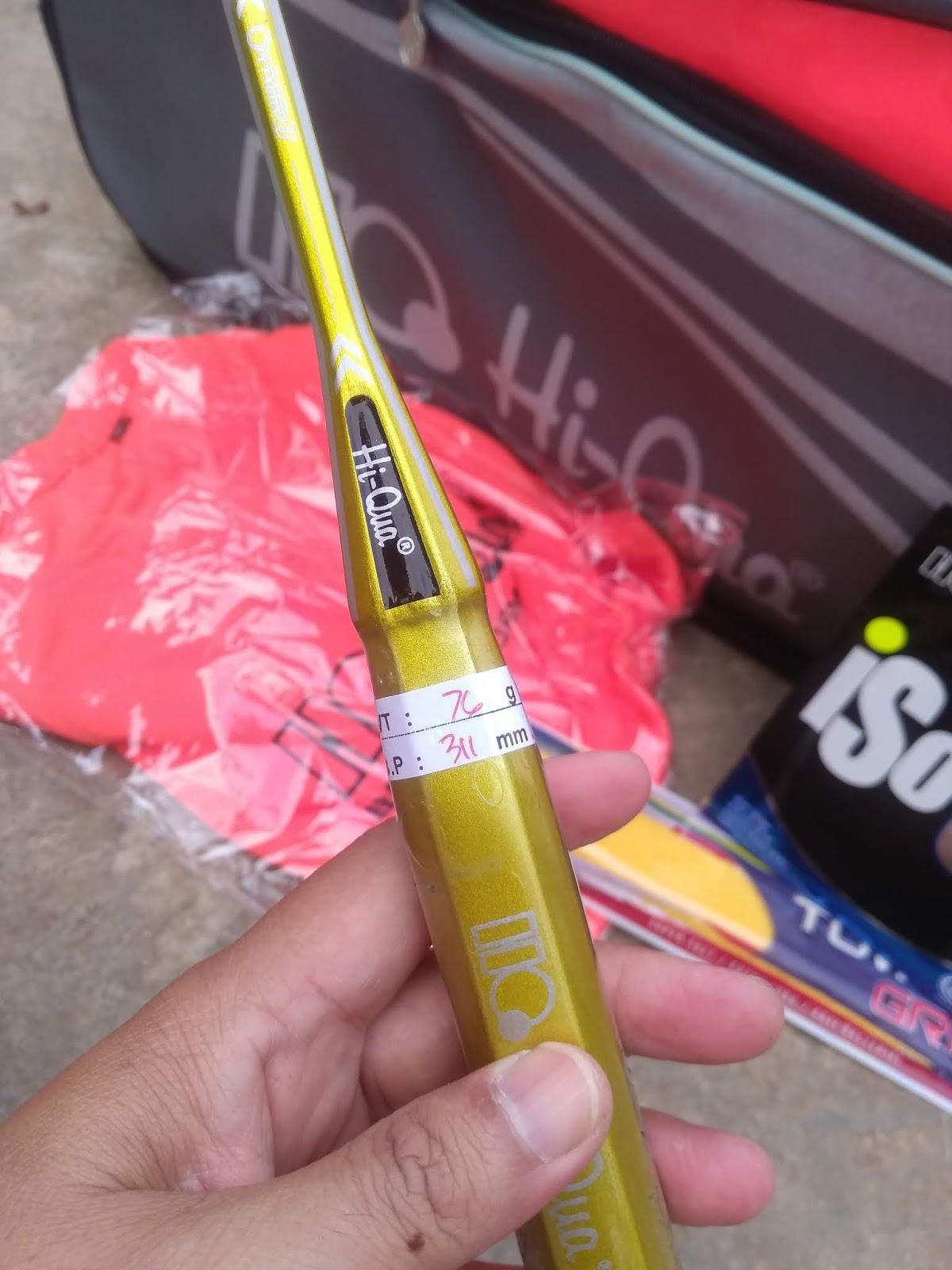 MENGENAL RAKET BADMINTON DARI BERAT DAN UKURAN HANDLENYA - purebaminton