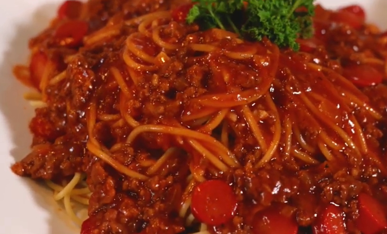 Filipino Style Spaghetti -- with a Twist of cinnamon!