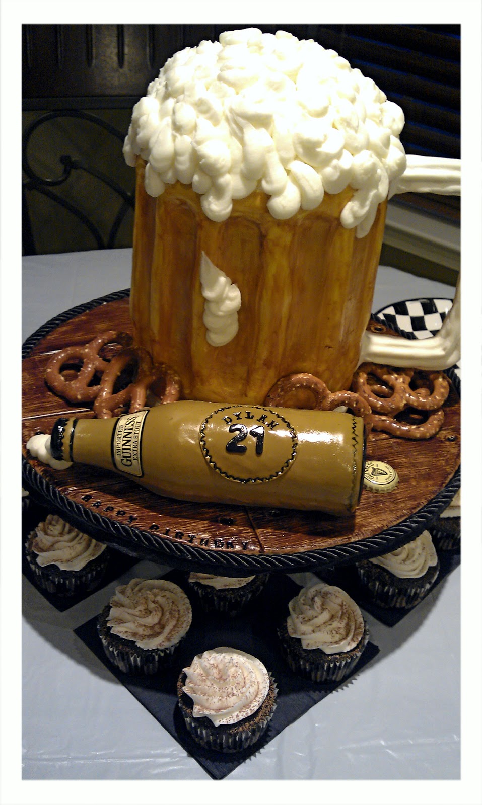 Je t'aime, Cakes: Beer Mug Cake / Stout Cake / fondant cake and base