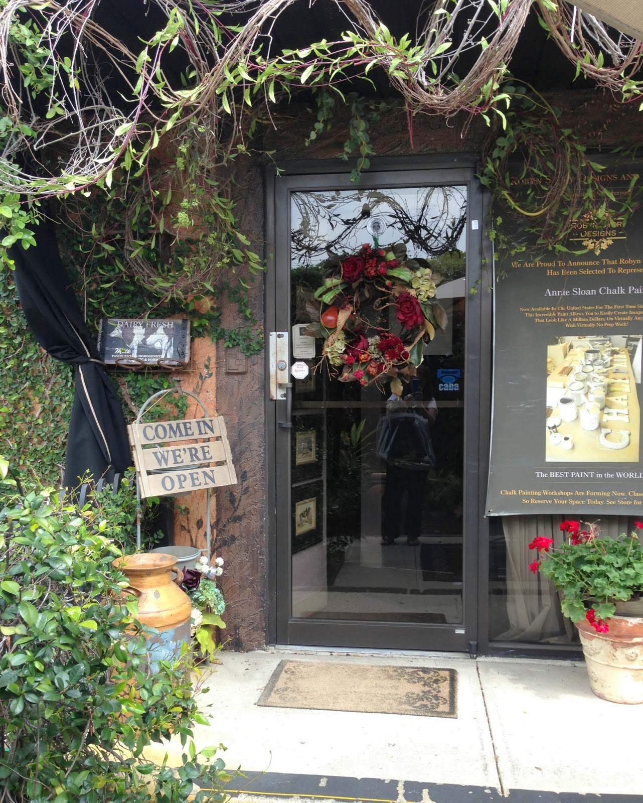 52 FLEA: A Visit to Robyn Story Designs and Boutique