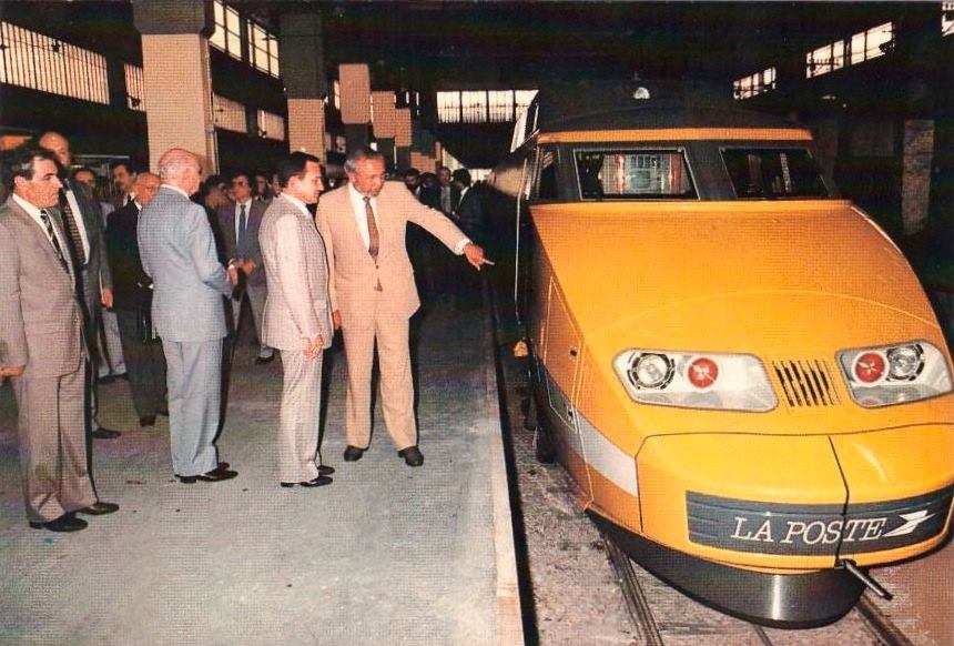 Une Vie Moderne: TRAINS - TGV Postal