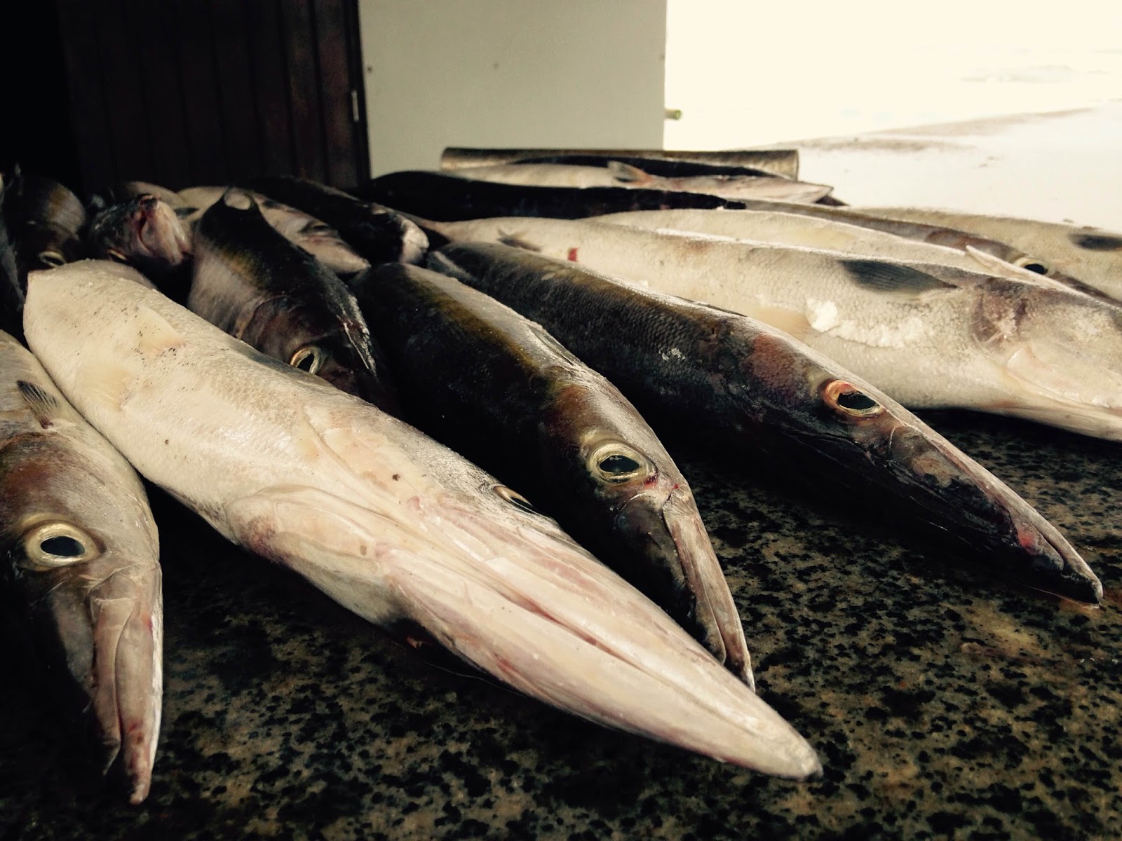 Peixe Vermelho Inteiro assado com temperos Asiático ou Caribenho ou ...