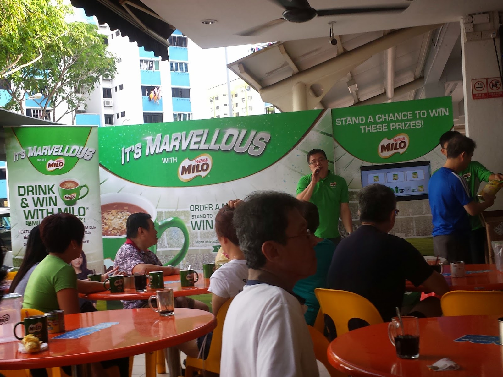 Somewhere in Singapore Blog: Milo Roadshow