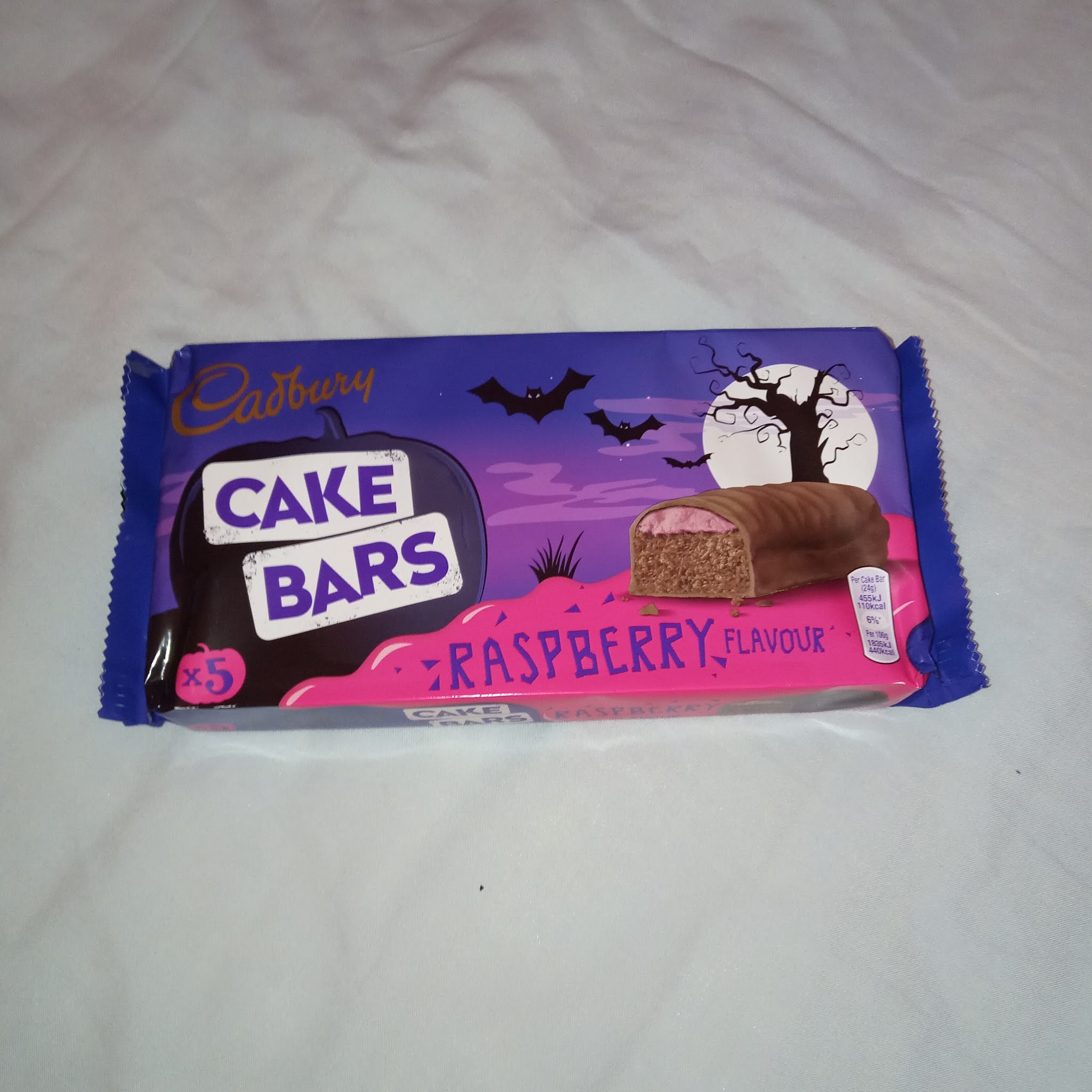 Supersupergirl's Food Reviews: [Review] Cadbury Cake Bars - Raspberry ...