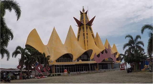 Tugu Titik Nol Kilometer Pulau Sumatera di Menara Siger - Tempat Wisata ...