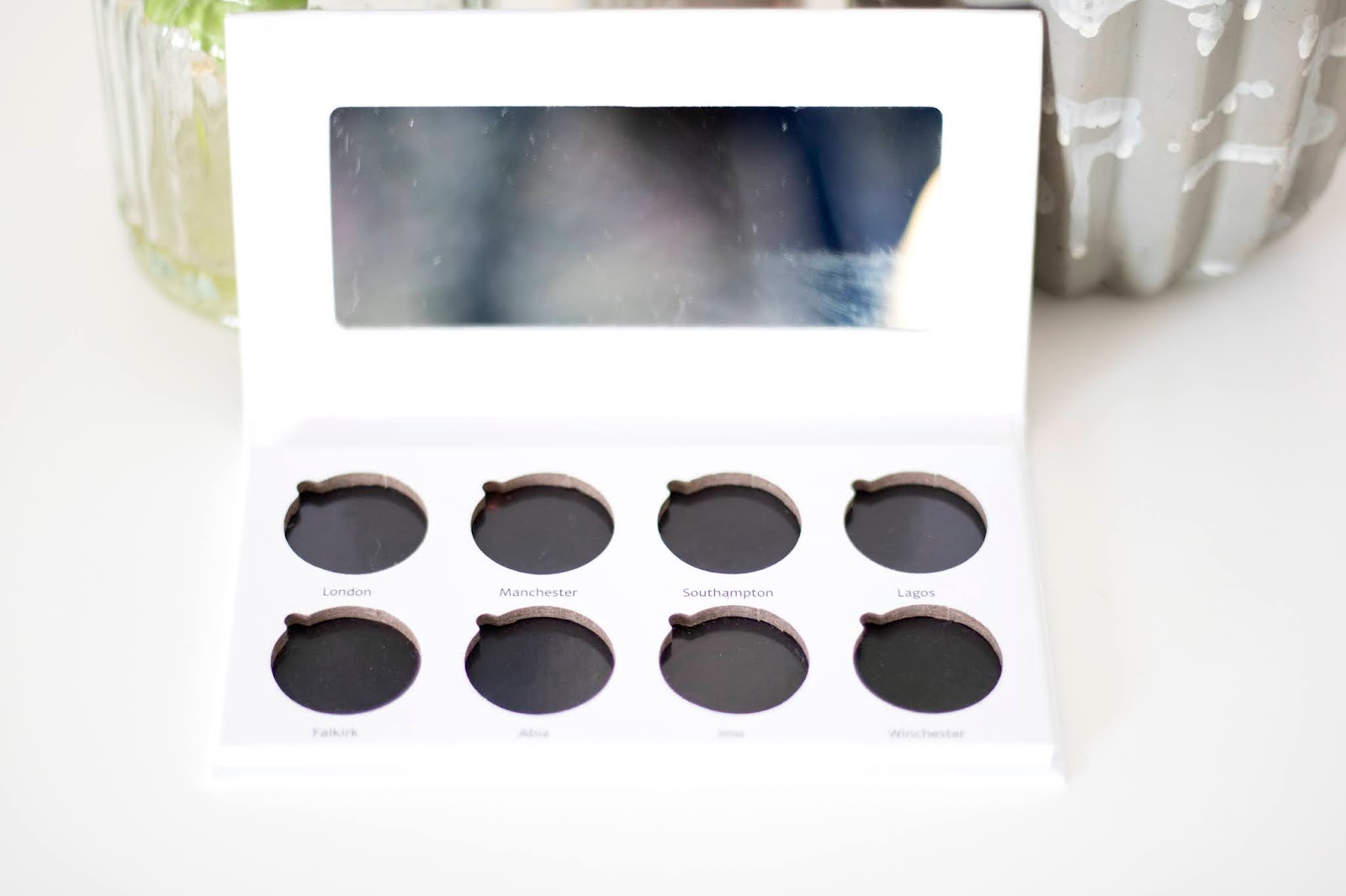 FashStyleLiv: Beautonomy Eyeshadow Palette Review (Customized Eyeshadows)