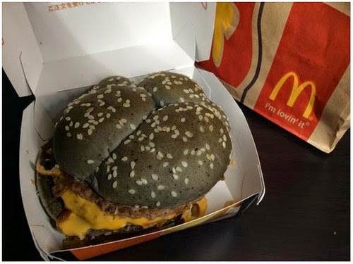 Ikasumi Burger: Burger Hitam Guna Dakwat Sotong dari McDonald Jepun ...