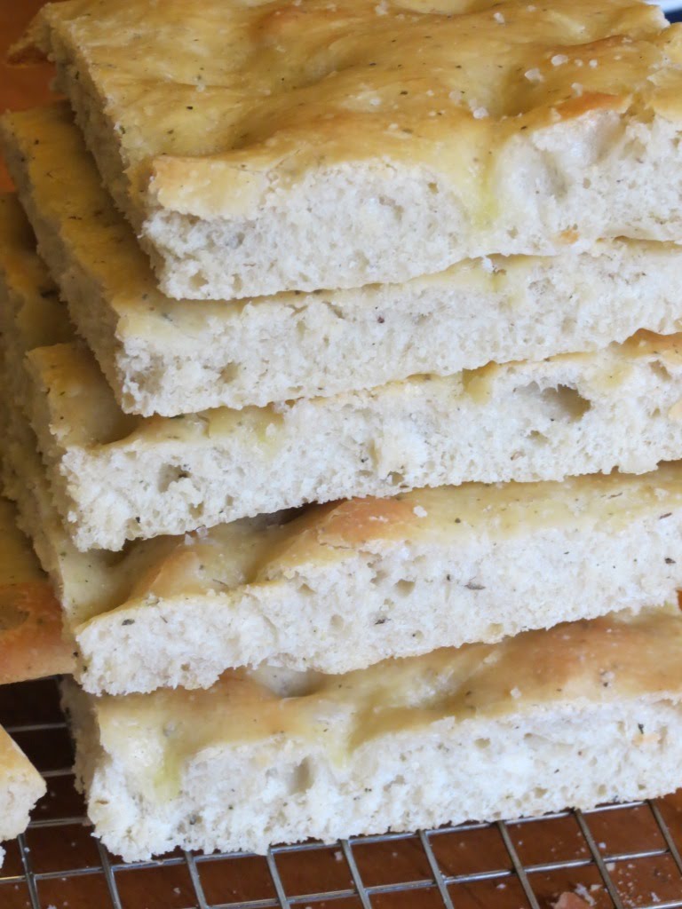 Nummy Kitchen: Focaccia all'olio -- Flat Olive Oil Bread