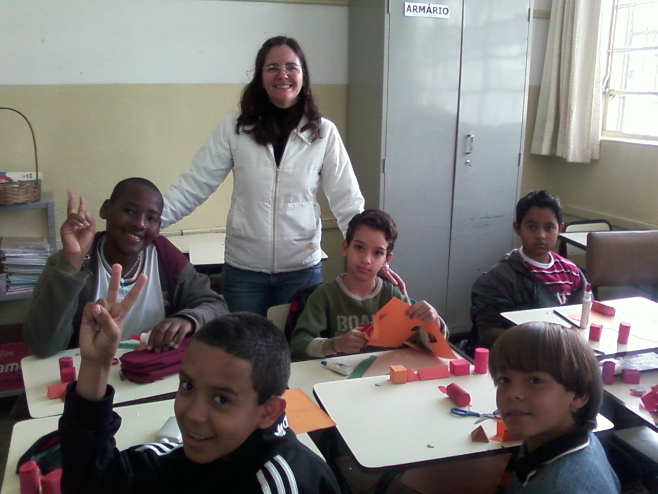 E.E.GERALDO STARLING SOARES: 4º ano trabalhando com ESPAÇO E FORMA