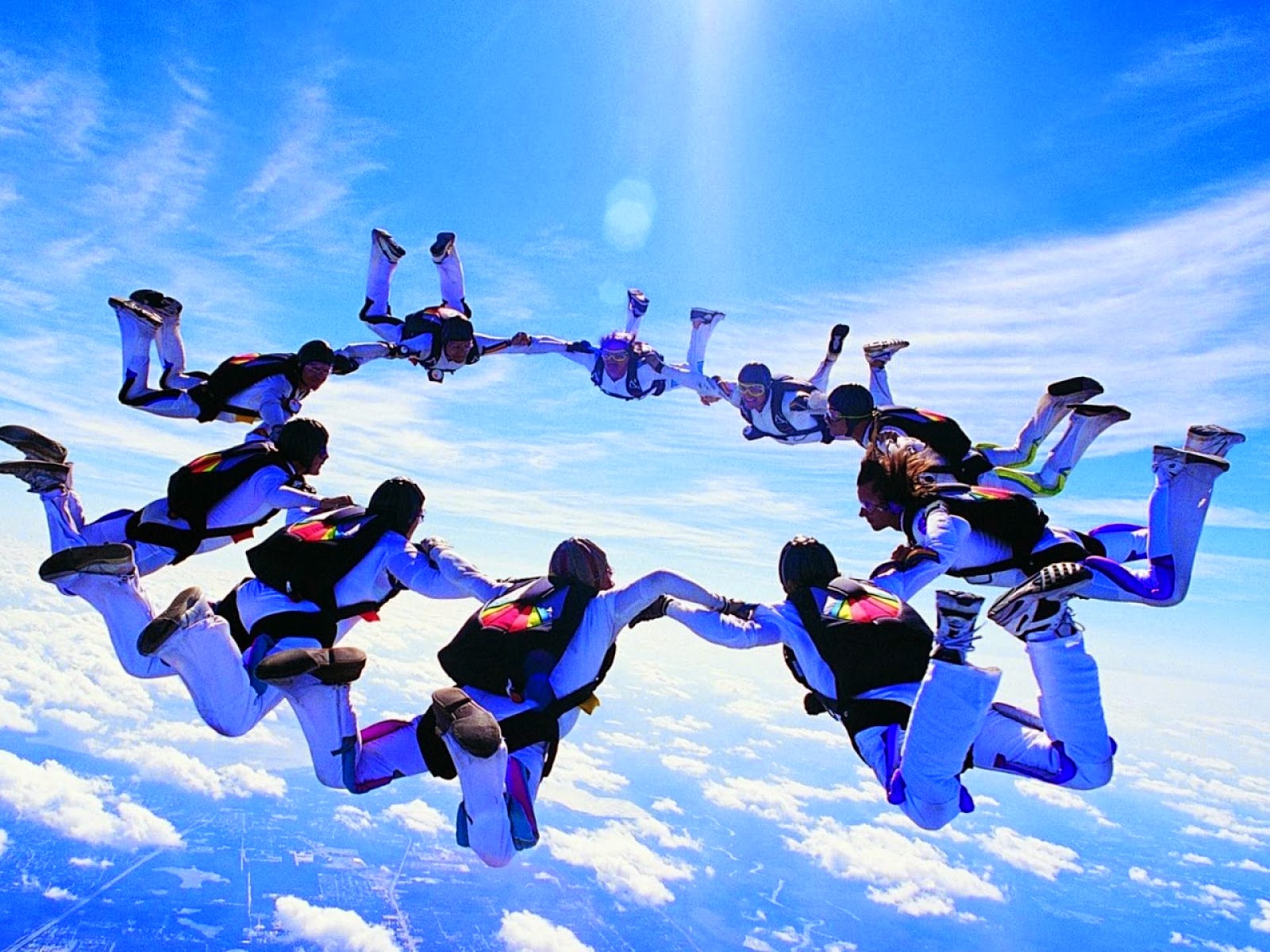 Watch & See: Beautiful Photography of Skydiving.