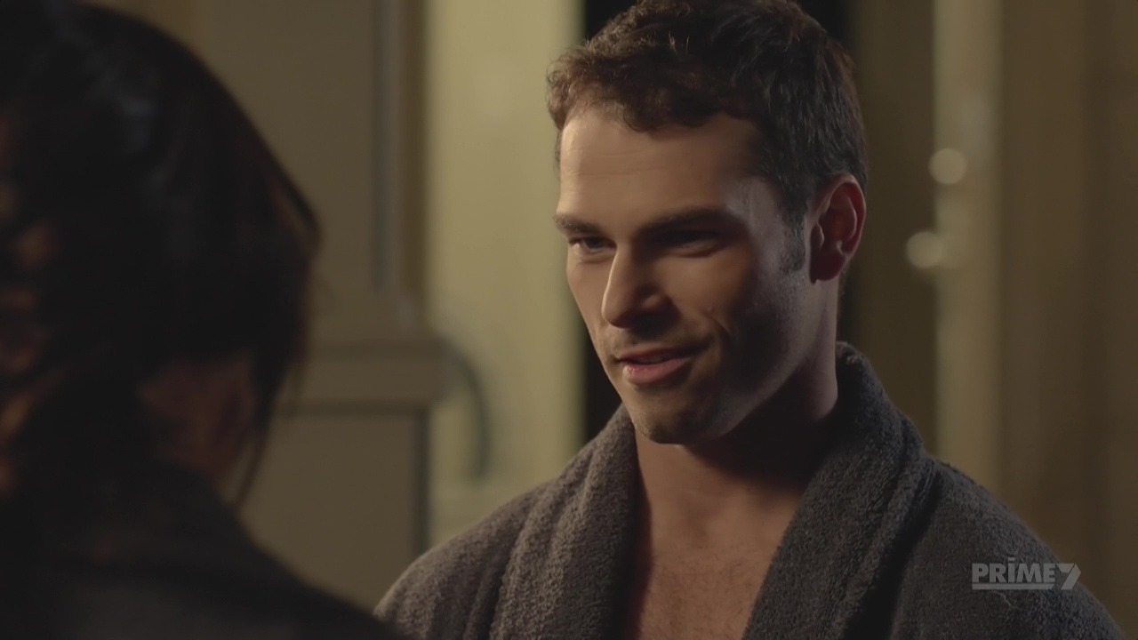 ausCAPS: Shawn Roberts shirtless in Her Husband's Betrayal