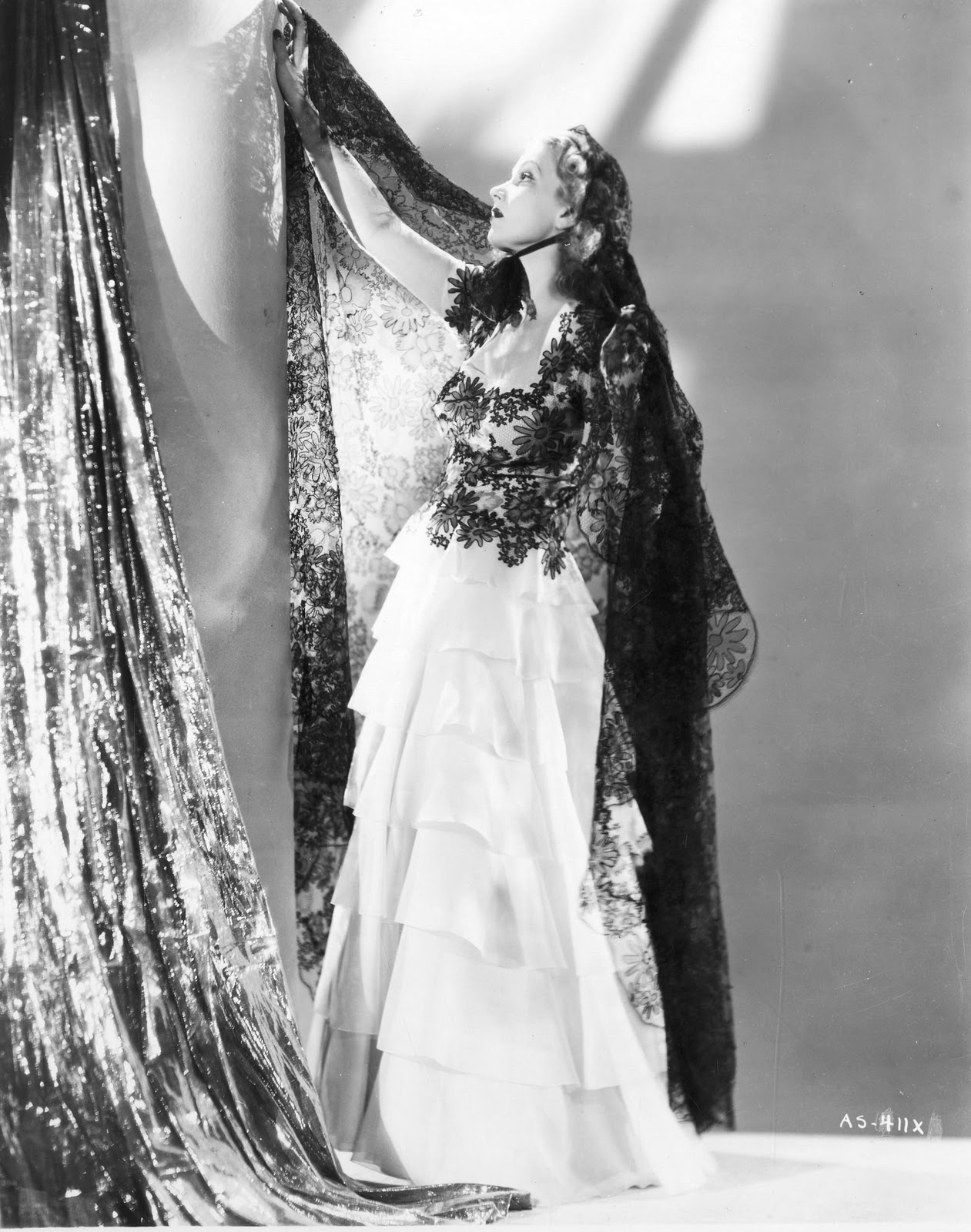 It's The Pictures That Got Small ...: THE WEDNESDAY GLAMOUR 15!