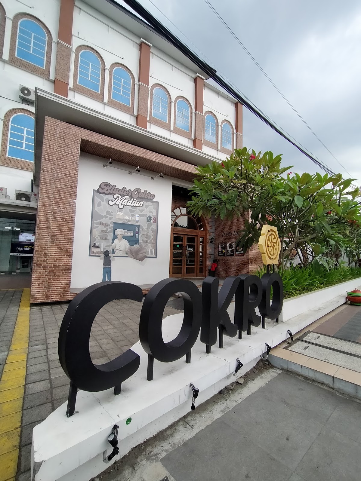 Kelembutan Roti Bluder Cokro, Oleh-oleh Khas Madiun