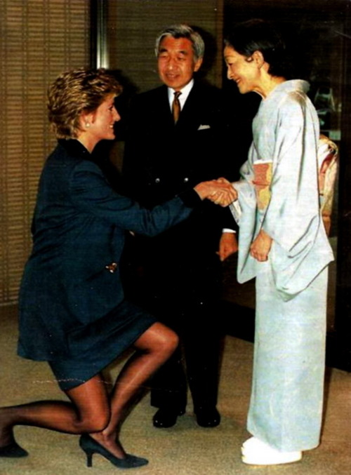 Days Of Majesty: Royal curtsy