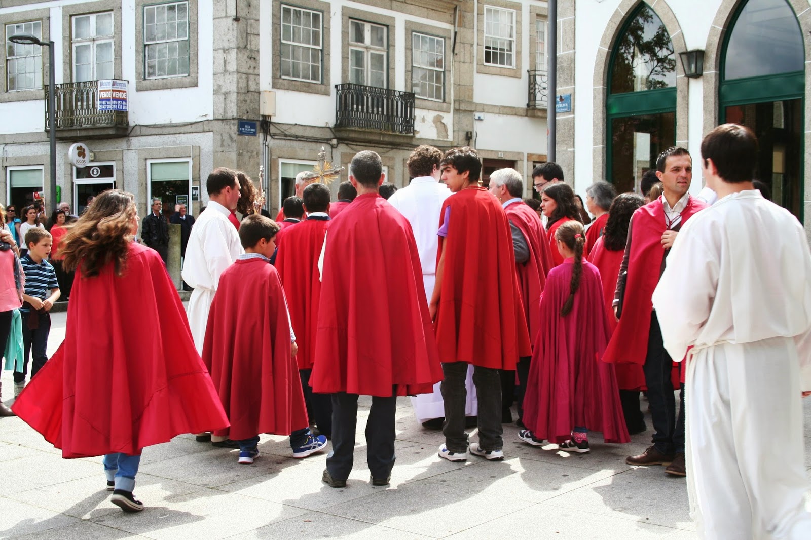 Anabela Magalhães: Páscoa - Compasso