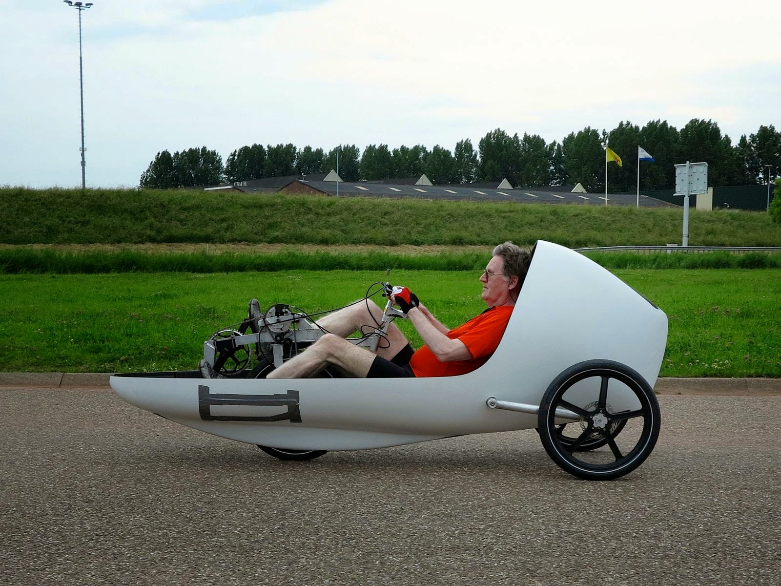 Velomobiel Quest en Wim Schermer: VeloTilt rijdt!