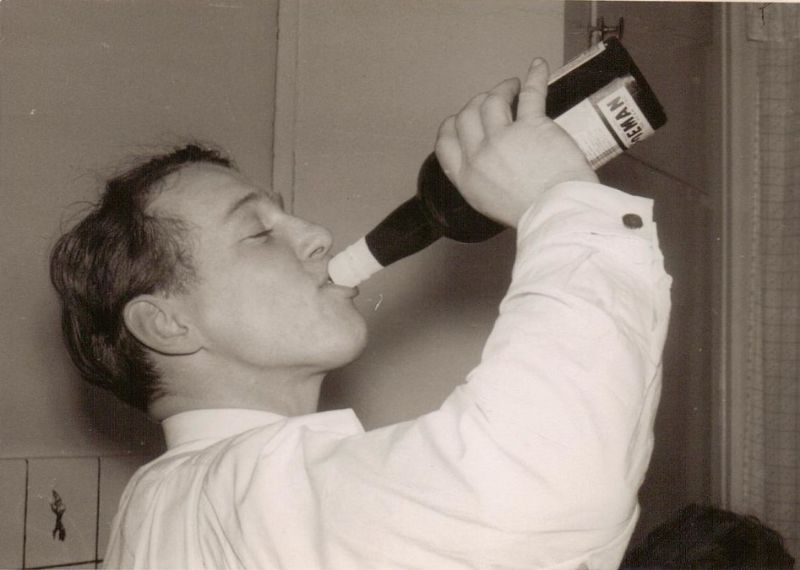 40 Vintage Photos of People Drinking in the Mid-20th Century | Vintage ...