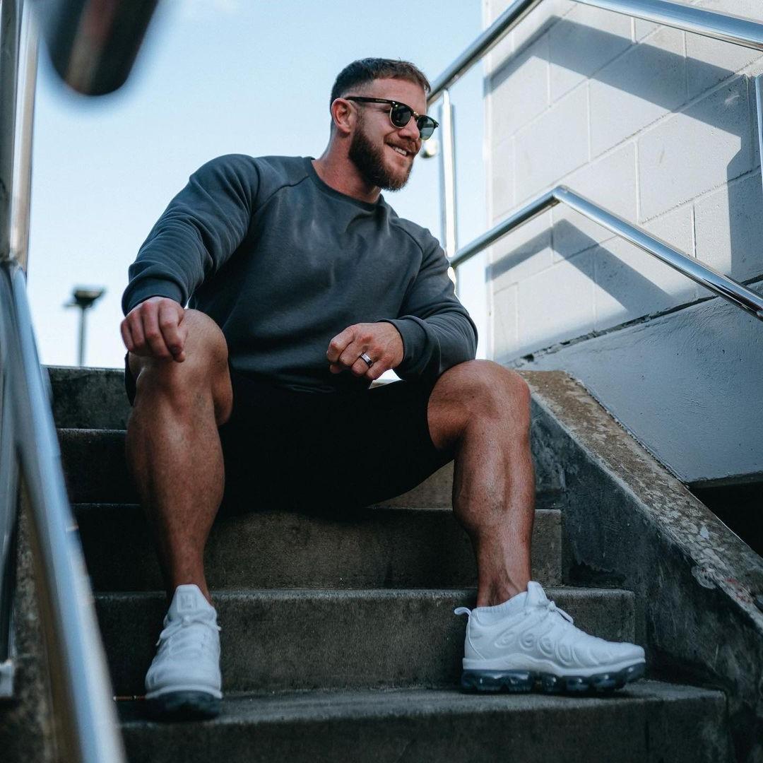 Cool Stylish Men Matt Oreilly Strong Muscular Legs