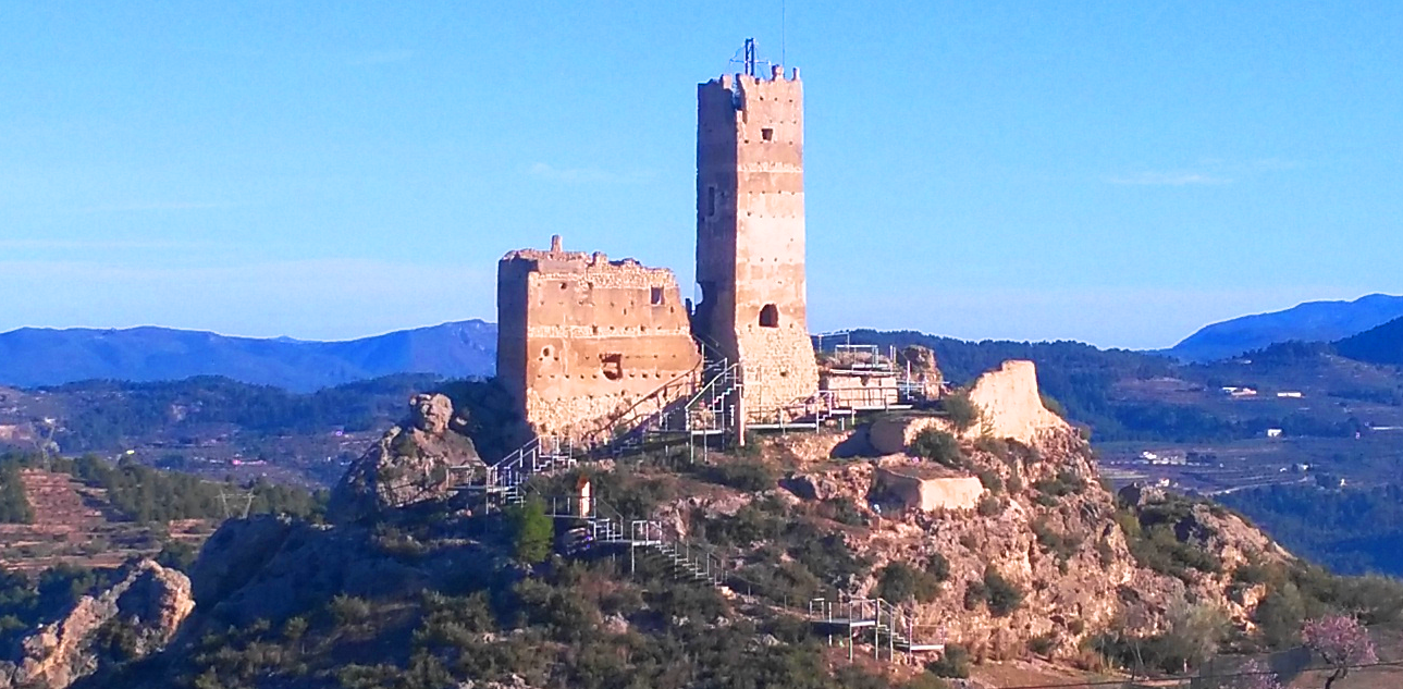 Che Anem Anant: Castillo de Penella desde Cocentaina