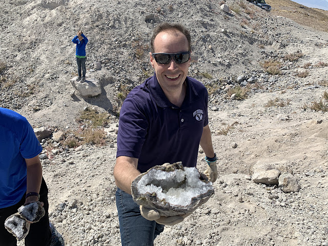 Dugway Geode Beds - light-in-leaves