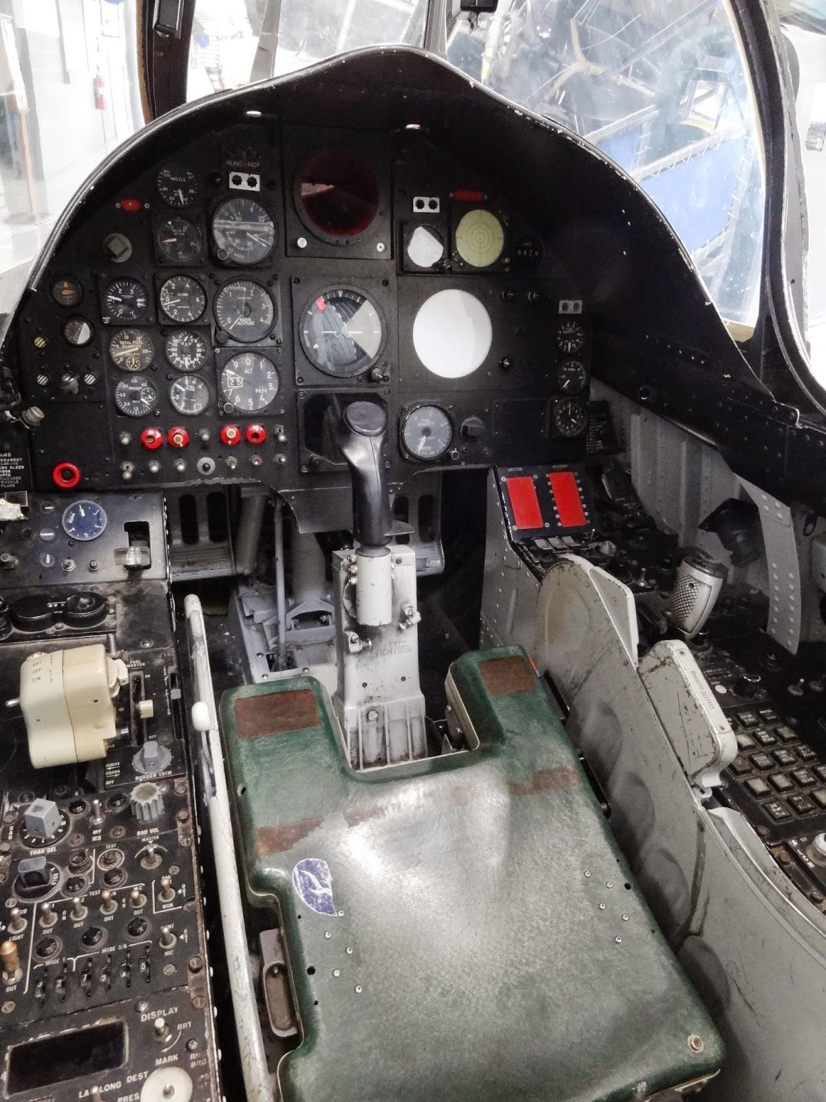 Plastic Models on the Internet: Cockpit walkaround vol.3: Vought A7 A/B ...