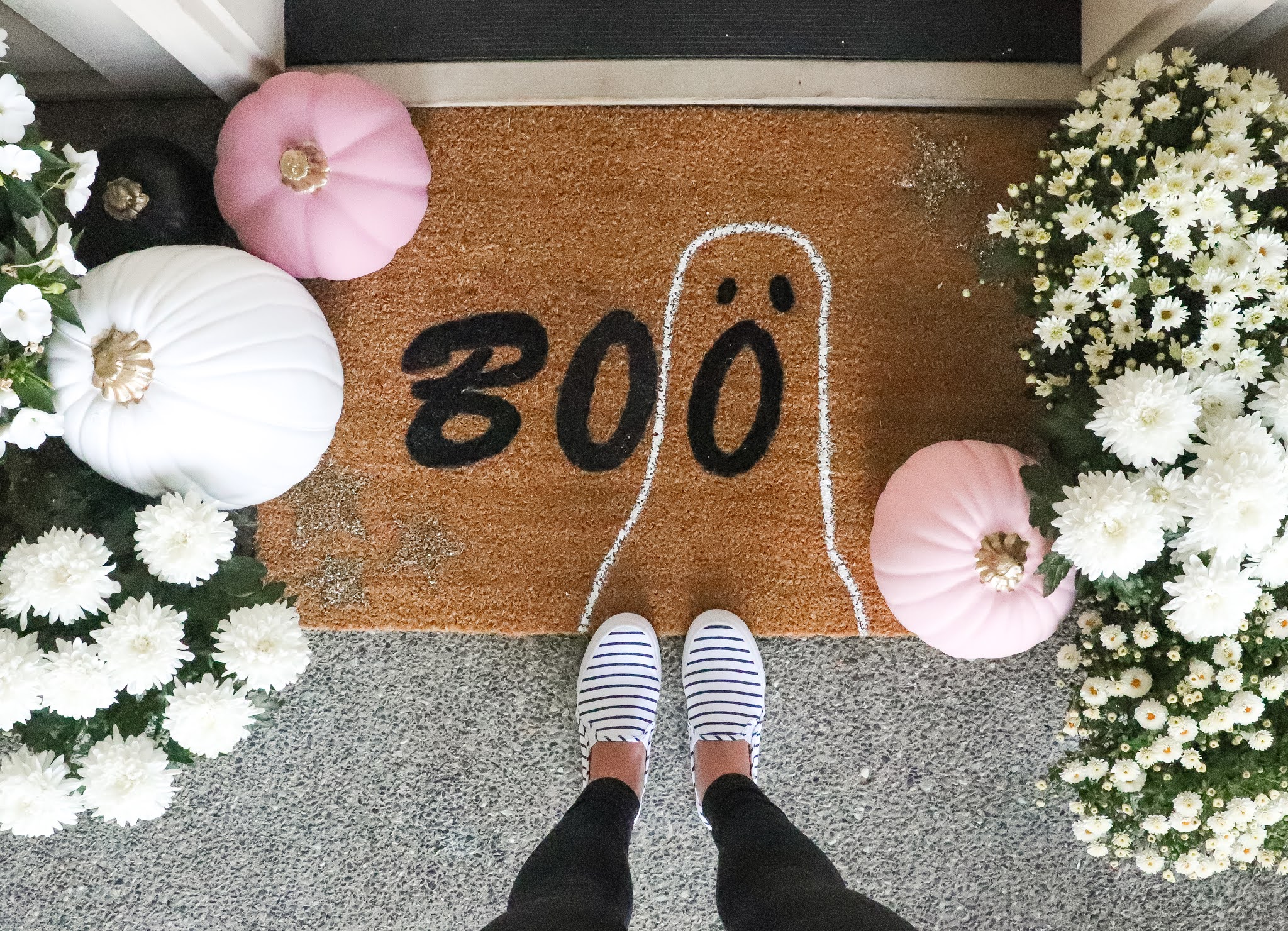MAMA Jots: BOO! DIY Doormat