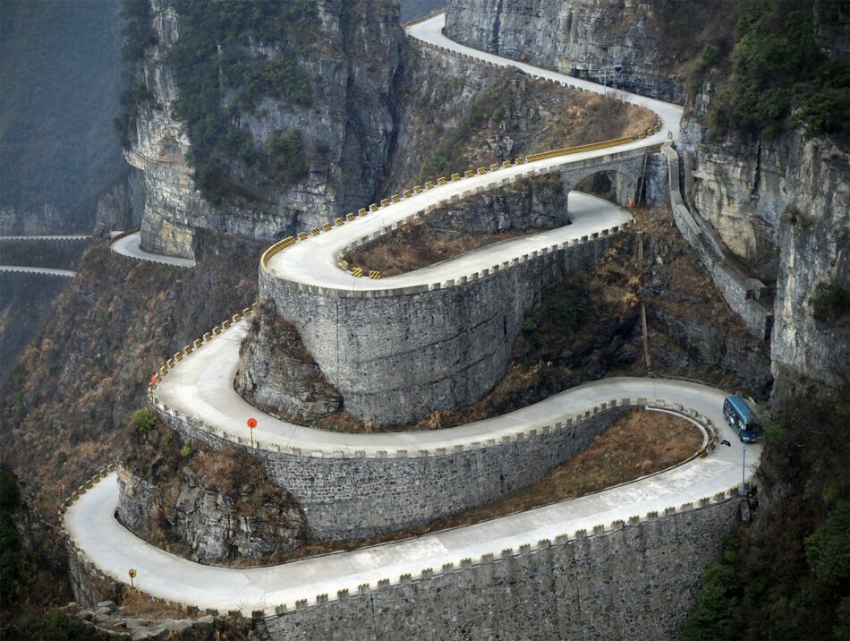 Heaven's Gate, Road Tianmen Mountain (with Map & Photos)