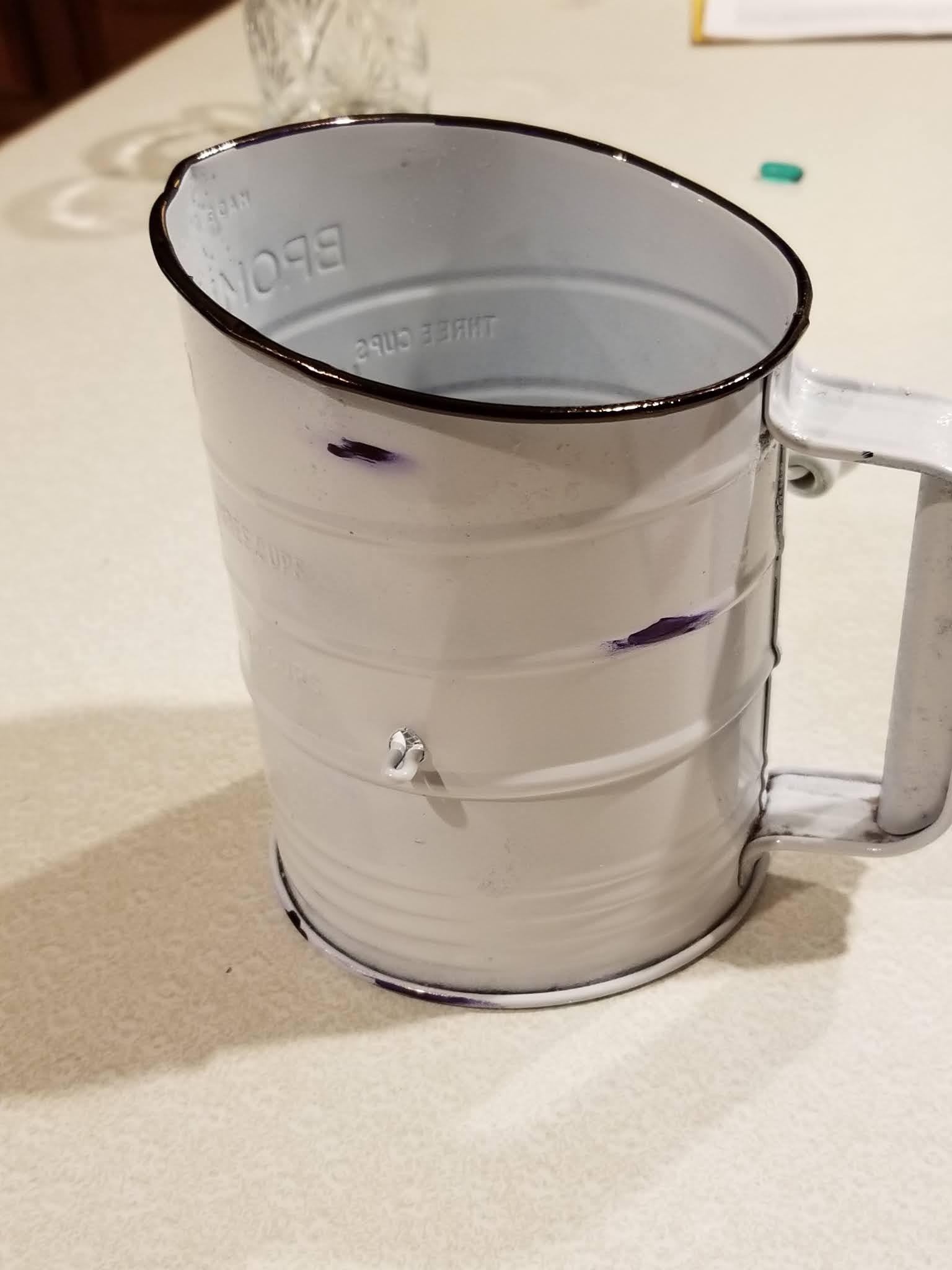 How to Make an Enamelware Thankful Basin Fall Decor - Crafts a la mode