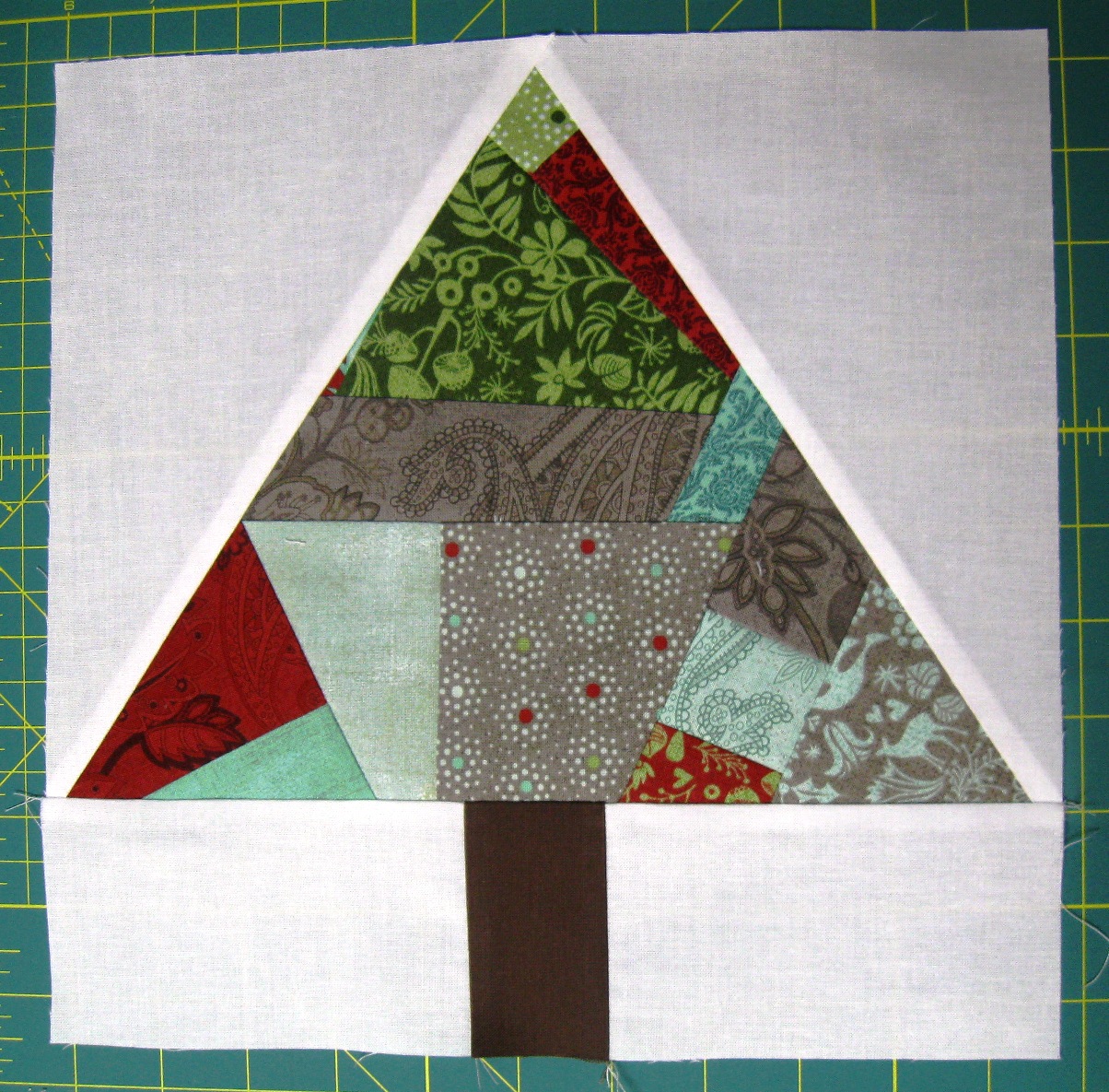 Happy Quilting: Tutorial Throwback Thursday - O Christmas Trees!!!