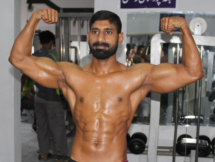 world bodybuilders pictures: pakistani punjabi bodybuilder rana zeshan ...
