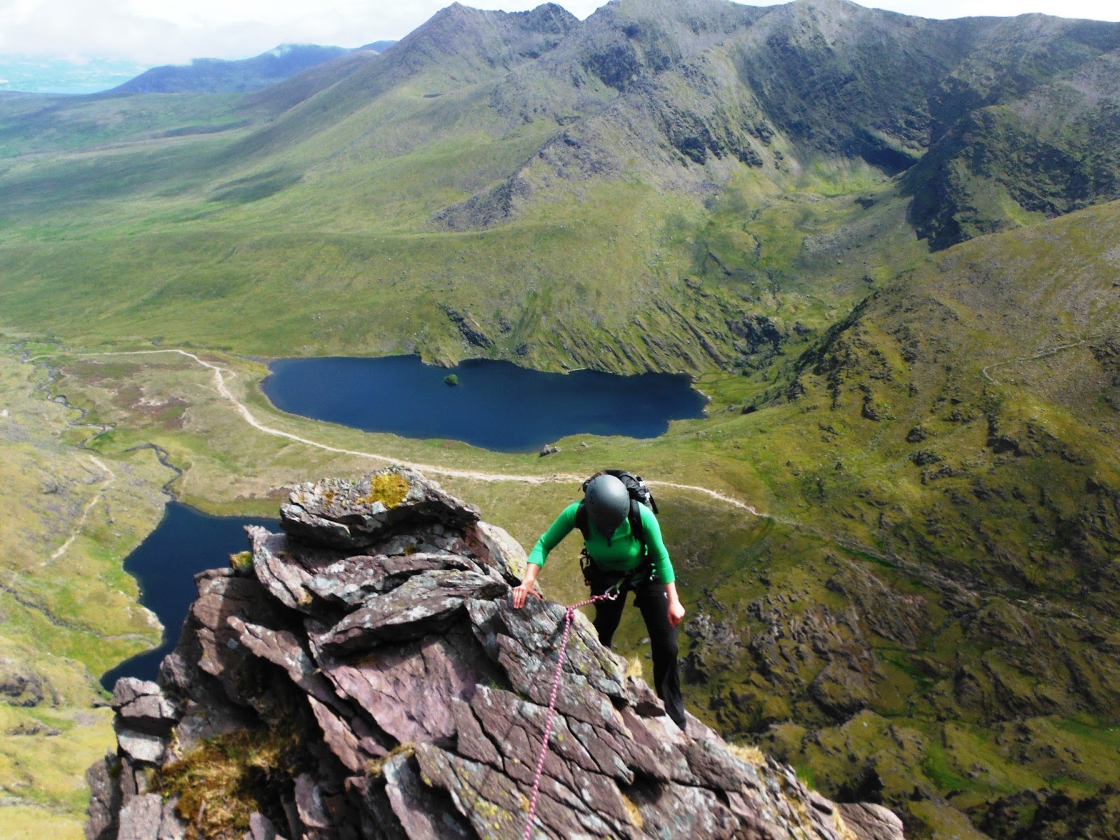 KerryClimbing: A simply Sensational day on the classic Howling Ridge...