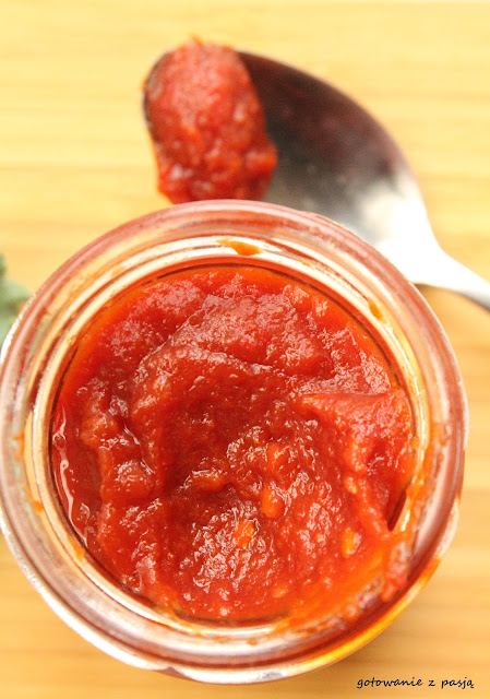 ketchup - po polsku keczup ;p