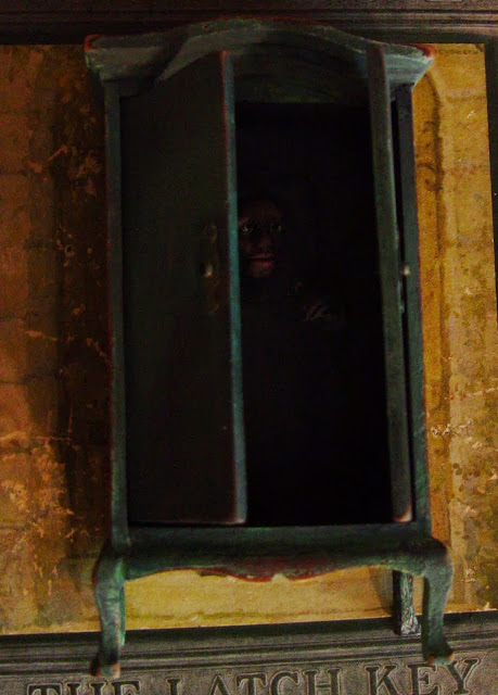 Liz Adeles SpOOky Art: Haunted Closet