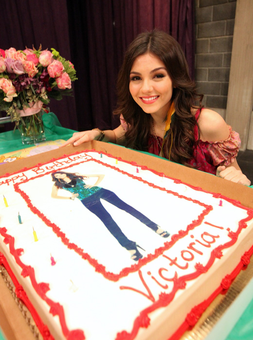 Super Victoriousfuns!: Victoria Justice's Birthday