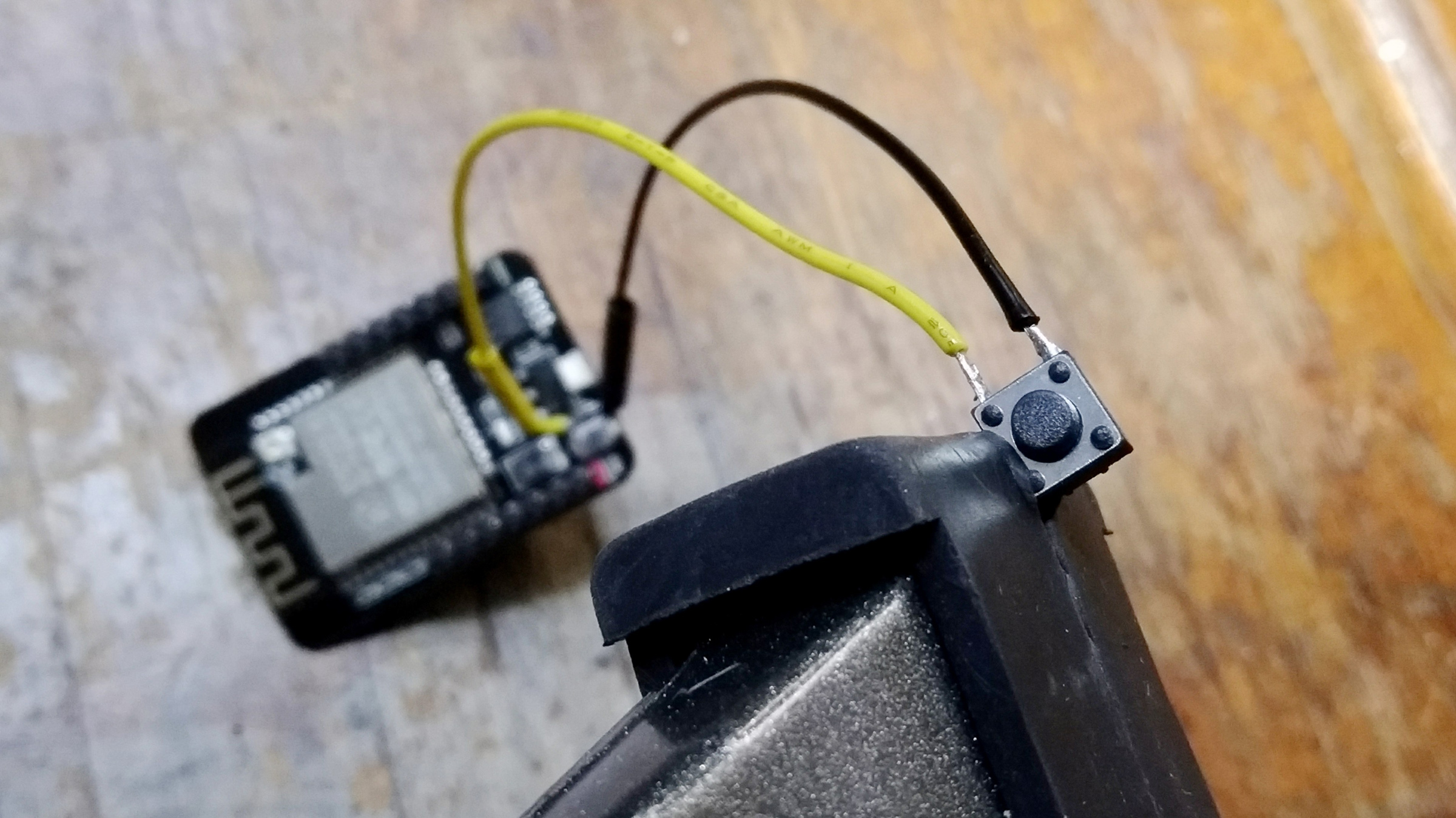 【e起玩創客手作】e7oneStudioMakerDIY: 20201009_專題實驗_ESP32-Cam加工Reset鈕